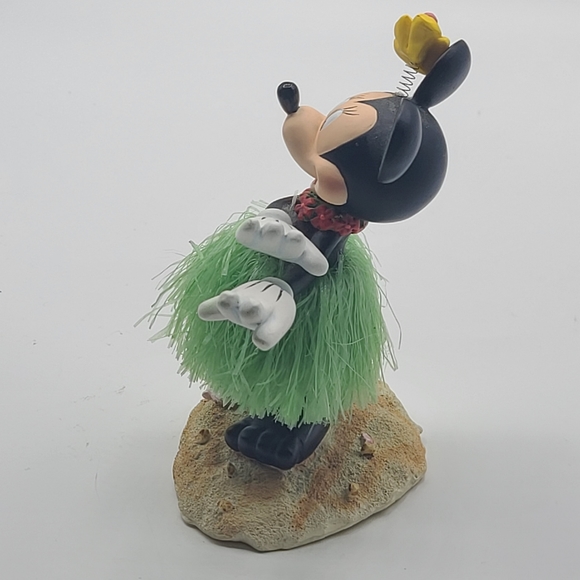Disney | Accents | Minnie Mouse Hula Dancer Figurine Grass Skirt Bobble ...